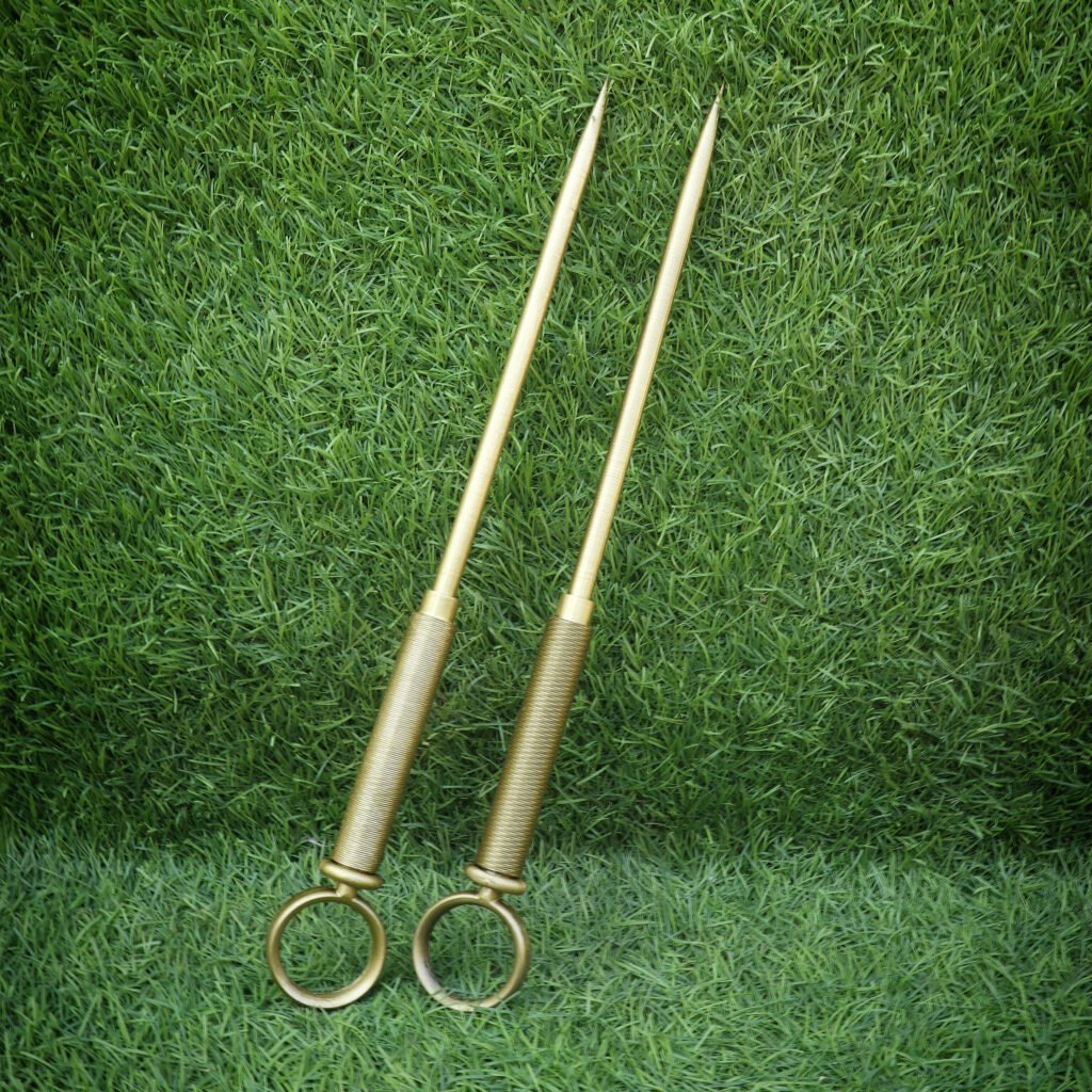 Yor Forger Thorn Princess Golden Stiletto type Weapon SpyX Family ...